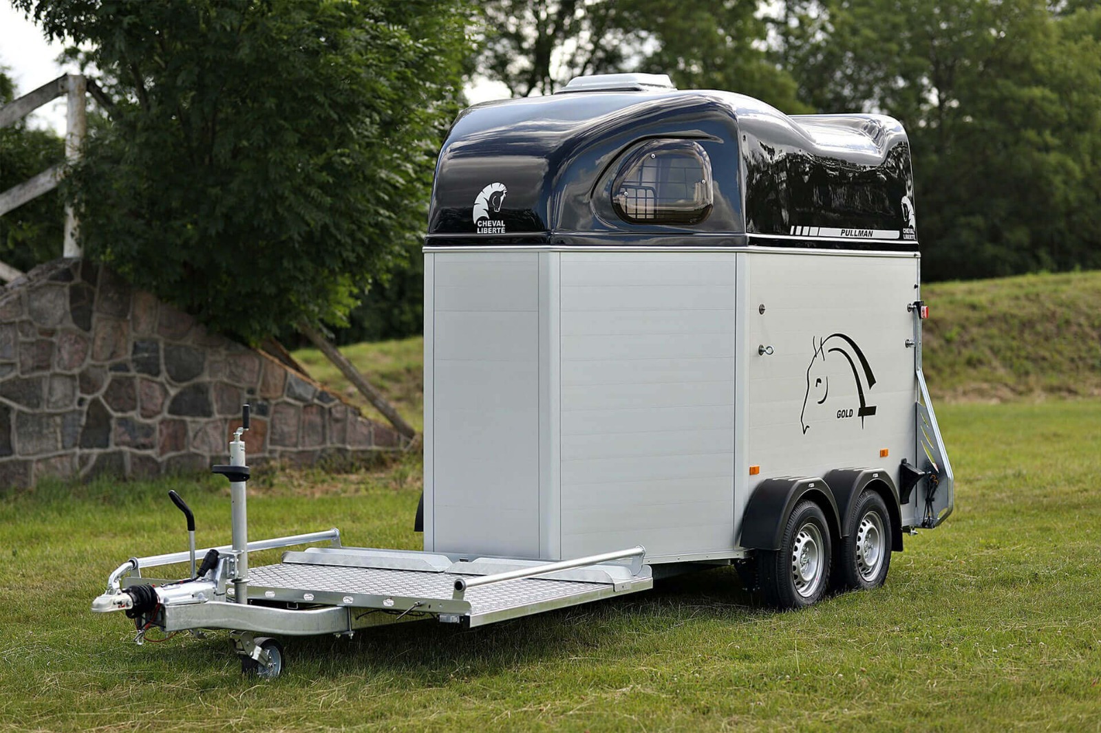 FLBP.UK | Cheval Liberté UK - Horse Trailers - Equestrian Trailer ...